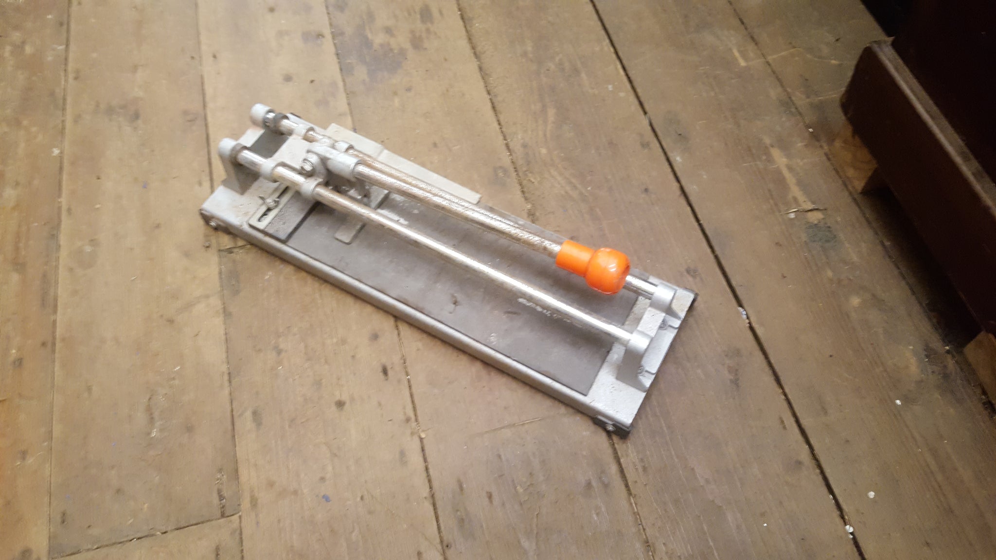 20 x 6 1 2 Vintage Tile Cutter 36590 The Vintage Tool Shop The Vintage Tool Shop Unit 2 South Terrace. 10A Trinity Street. Dorchester DT1 1TU