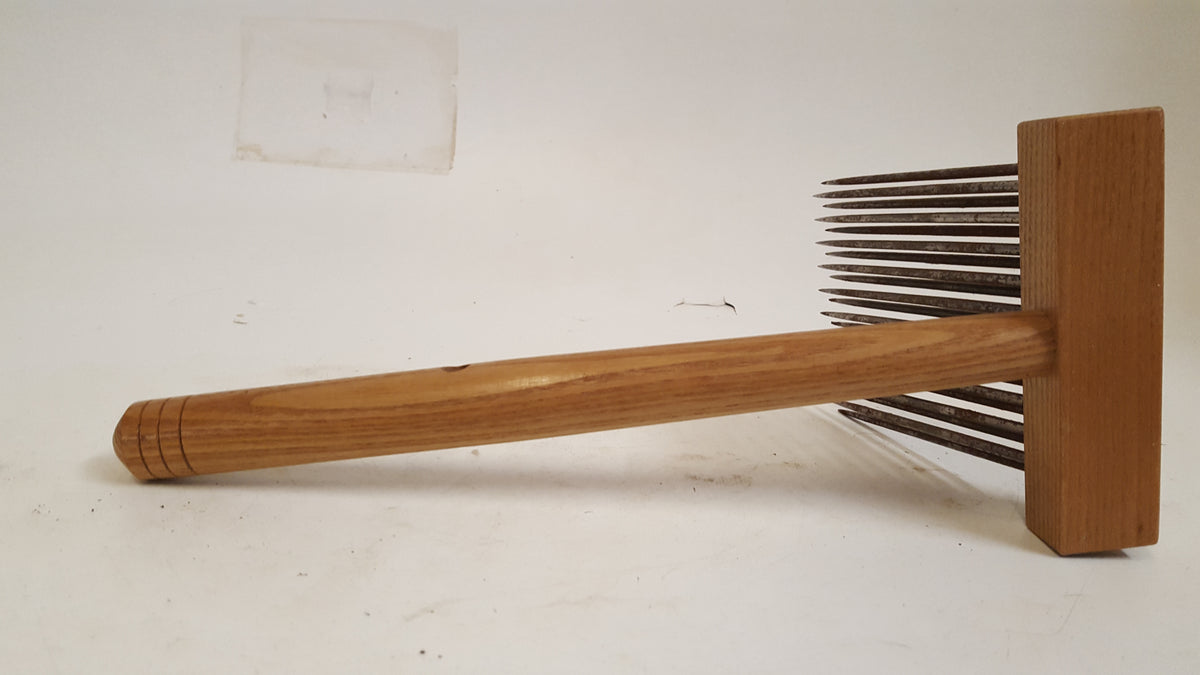 Large 4" Hand Wool Comb 42362 – The Vintage Tool Shop, The Vintage Tool ...